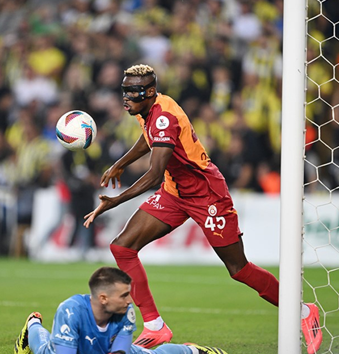 Osimhen transfer mi oluyor? Arkadaşı açıkladı