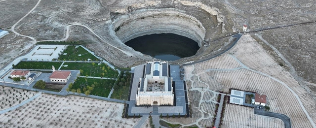 Kızören Obruğu’nun eteğindeki tarihi kervansaray 90 bin ziyaretçiyi ...